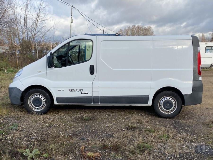 White Renault Trafic 2008 in Riga, with an engine capacity of 2.00 L and mileage of 0 thousand km for 4350 €, photo 8 on AUTOMOTO.COM.LV