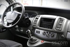 White Renault Trafic 2009 in Riga, with an engine capacity of 2.00 L and mileage of 430 thousand km for 4995 €, photo 8 on AUTOMOTO.COM.LV