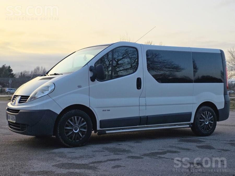 Balts Renault Trafic 2009 Liepāja, ar dzinēja tilpumu 2.50 L un nobraukumu 329 tūkst. km par 6500 €, foto 4 vietnē AUTOMOTO.COM.LV