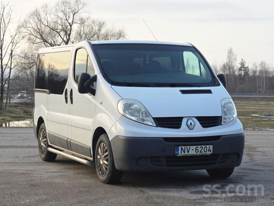 Balts Renault Trafic 2009 Liepāja, ar dzinēja tilpumu 2.50 L un nobraukumu 329 tūkst. km par 6500 €, foto 5 vietnē AUTOMOTO.COM.LV