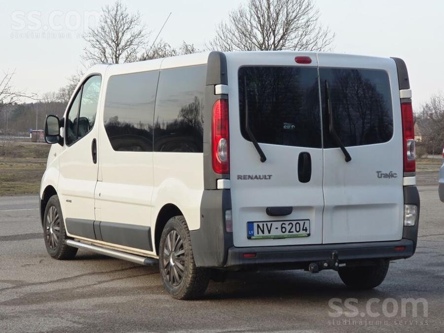 Balts Renault Trafic 2009 Liepāja, ar dzinēja tilpumu 2.50 L un nobraukumu 329 tūkst. km par 6500 €, foto 9 vietnē AUTOMOTO.COM.LV