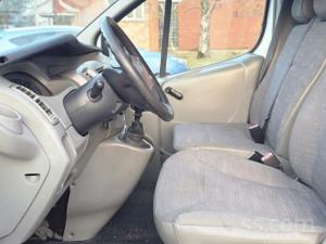 Balts Renault Trafic 2009 Liepāja, ar dzinēja tilpumu 2.50 L un nobraukumu 329 tūkst. km par 6500 €, foto 11 vietnē AUTOMOTO.COM.LV