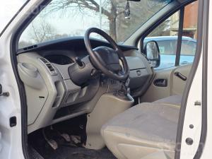 Balts Renault Trafic 2009 Liepāja, ar dzinēja tilpumu 2.50 L un nobraukumu 329 tūkst. km par 6500 €, foto 12 vietnē AUTOMOTO.COM.LV