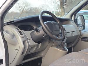Balts Renault Trafic 2009 Liepāja, ar dzinēja tilpumu 2.50 L un nobraukumu 329 tūkst. km par 6500 €, foto 13 vietnē AUTOMOTO.COM.LV
