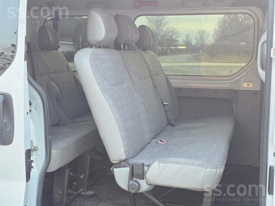 Balts Renault Trafic 2009 Liepāja, ar dzinēja tilpumu 2.50 L un nobraukumu 329 tūkst. km par 6500 €, foto 16 vietnē AUTOMOTO.COM.LV