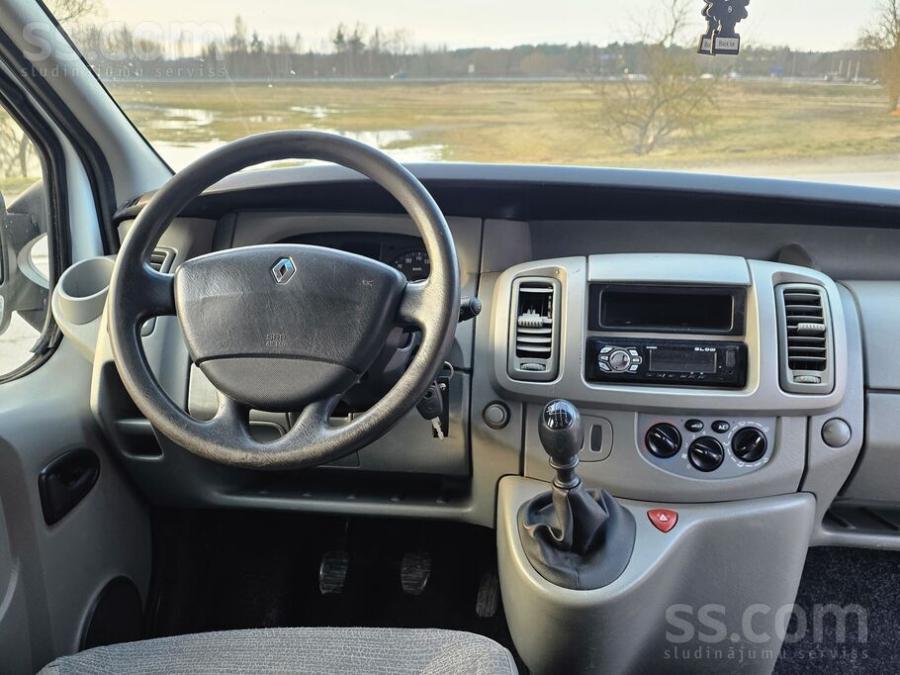 Balts Renault Trafic 2009 Liepāja, ar dzinēja tilpumu 2.50 L un nobraukumu 329 tūkst. km par 6500 €, foto 18 vietnē AUTOMOTO.COM.LV