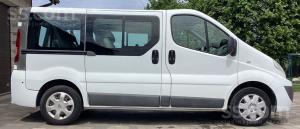 White Renault Trafic 2010 in Dobele, with an engine capacity of 2.00 L and mileage of 270 thousand km for 7990 €, photo 5 on AUTOMOTO.COM.LV