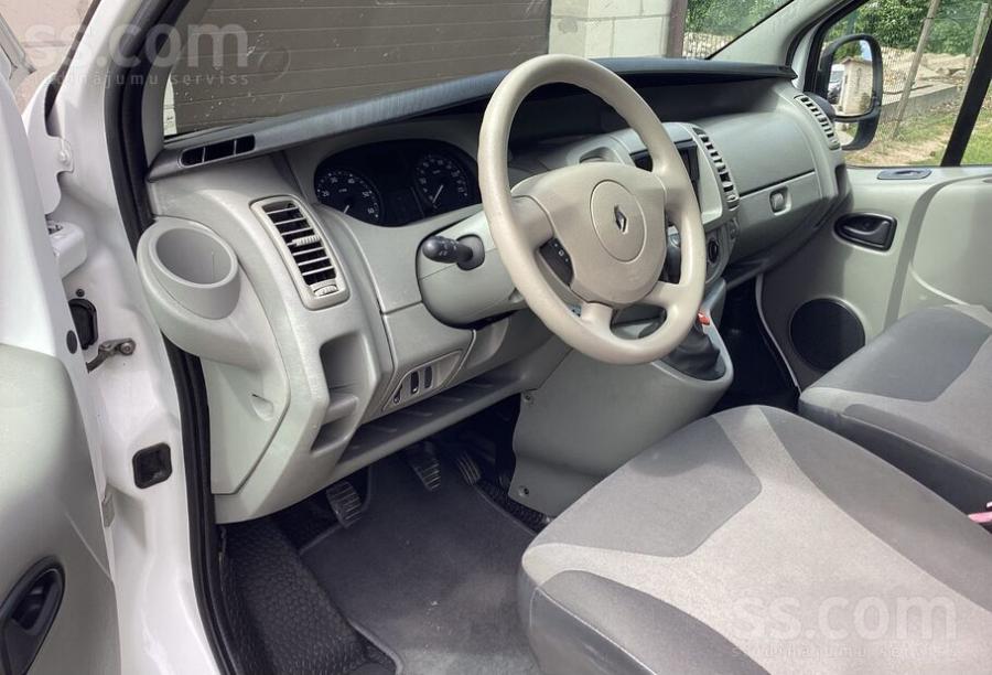 White Renault Trafic 2010 in Dobele, with an engine capacity of 2.00 L and mileage of 270 thousand km for 7990 €, photo 9 on AUTOMOTO.COM.LV