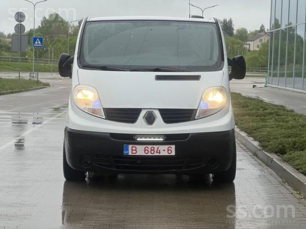 Белый Рено Трафик 2011 в Резекне, объемом двигателя 2.00 л и пробегом 414 тыс. км за 3700 €, фото 1 на AUTOMOTO.COM.LV