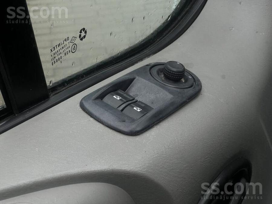Balts Renault Trafic 2011 Rēzekne, ar dzinēja tilpumu 2.00 L un nobraukumu 414 tūkst. km par 3700 €, foto 11 vietnē AUTOMOTO.COM.LV