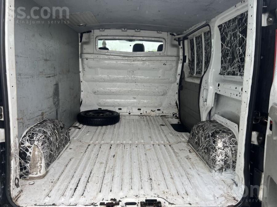 Balts Renault Trafic 2011 Rēzekne, ar dzinēja tilpumu 2.00 L un nobraukumu 414 tūkst. km par 3700 €, foto 13 vietnē AUTOMOTO.COM.LV