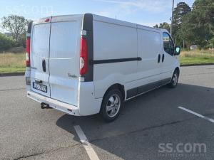 White Renault Trafic 2012 in Riga, with an engine capacity of 2.00 L and mileage of 302 thousand km for 4900 €, photo 4 on AUTOMOTO.COM.LV