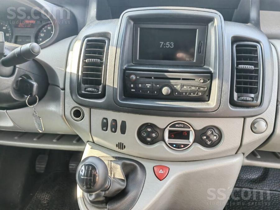 White Renault Trafic 2012 in Riga, with an engine capacity of 2.00 L and mileage of 302 thousand km for 4900 €, photo 9 on AUTOMOTO.COM.LV
