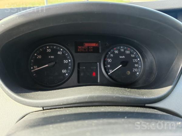 Balts Renault Trafic 2012 Rīga, ar dzinēja tilpumu 2.00 L un nobraukumu 302 tūkst. km par 4900 €, foto 9 vietnē AUTOMOTO.COM.LV