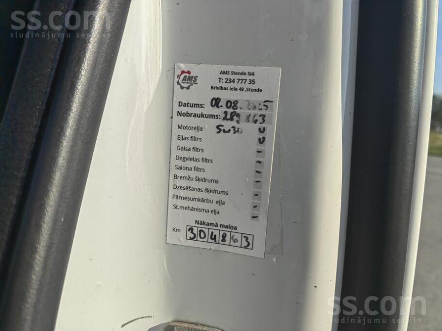 White Renault Trafic 2012 in Riga, with an engine capacity of 2.00 L and mileage of 302 thousand km for 4900 €, photo 13 on AUTOMOTO.COM.LV