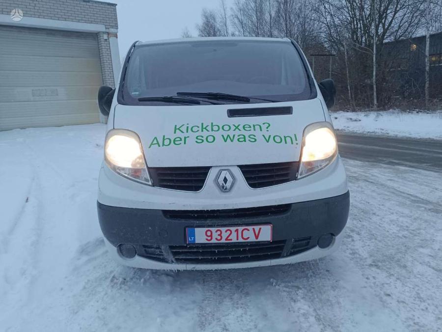 White Renault Trafic 2013 in Panevezys, with an engine capacity of 2.00 L and mileage of 250 thousand km for 7700 €, photo 3 on AUTOMOTO.COM.LV