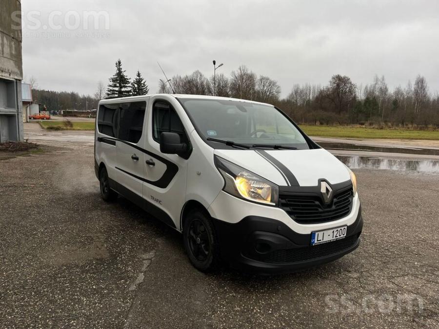Balts Renault Trafic 2015 Valmiera, ar dzinēja tilpumu 1.60 L un nobraukumu 386 tūkst. km par 9000 €, foto 2 vietnē AUTOMOTO.COM.LV