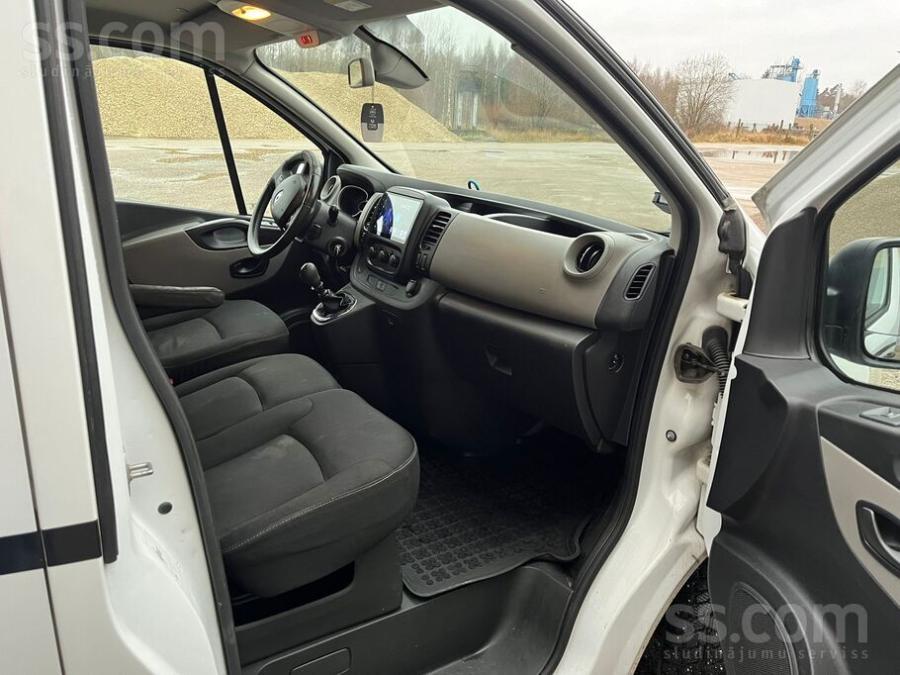 Balts Renault Trafic 2015 Valmiera, ar dzinēja tilpumu 1.60 L un nobraukumu 386 tūkst. km par 9000 €, foto 8 vietnē AUTOMOTO.COM.LV