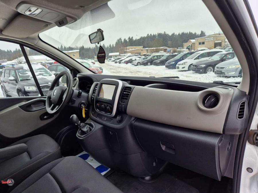 White Renault Trafic 2015 in Utena, with an engine capacity of 1.60 L and mileage of 223 thousand km for 10000 €, photo 13 on AUTOMOTO.COM.LV