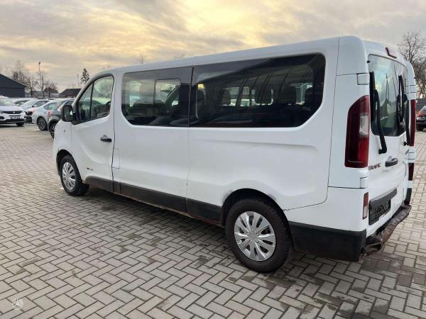 White Renault Trafic 2016 in Taurage, with an engine capacity of 1.60 L and mileage of 229 thousand km for 7200 €, photo 11 on AUTOMOTO.COM.LV