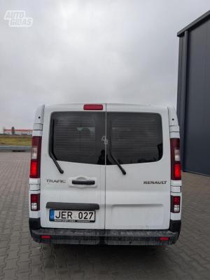 White Renault Trafic 2016 in Kaunas, with an engine capacity of 1.60 L and mileage of 192 thousand km for 10000 €, photo 5 on AUTOMOTO.COM.LV