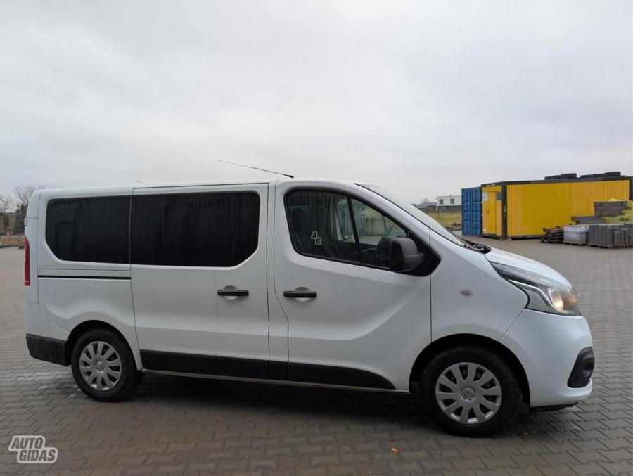 White Renault Trafic 2016 in Kaunas, with an engine capacity of 1.60 L and mileage of 192 thousand km for 10000 €, photo 6 on AUTOMOTO.COM.LV