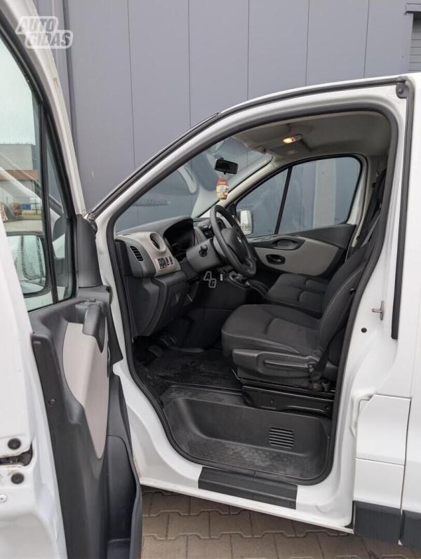 White Renault Trafic 2016 in Kaunas, with an engine capacity of 1.60 L and mileage of 192 thousand km for 10000 €, photo 8 on AUTOMOTO.COM.LV