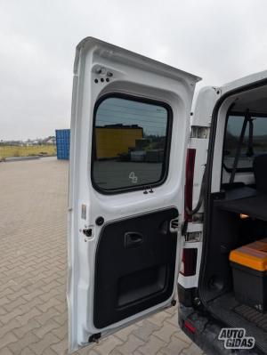 White Renault Trafic 2016 in Kaunas, with an engine capacity of 1.60 L and mileage of 192 thousand km for 10000 €, photo 14 on AUTOMOTO.COM.LV