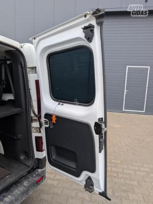 White Renault Trafic 2016 in Kaunas, with an engine capacity of 1.60 L and mileage of 192 thousand km for 10000 €, photo 16 on AUTOMOTO.COM.LV