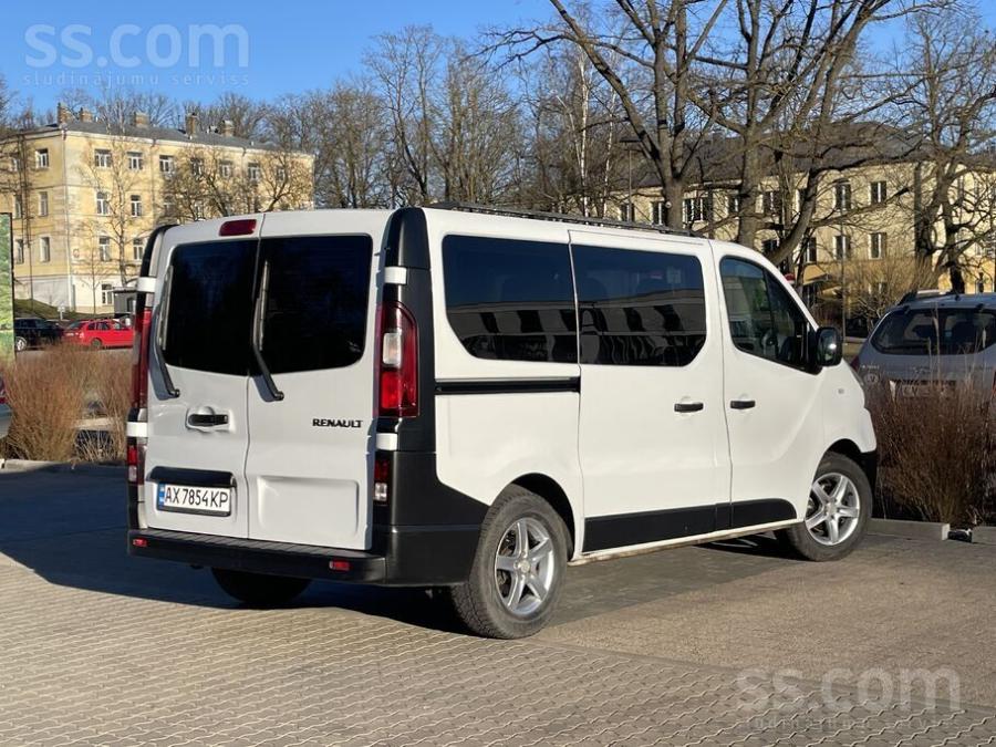 White Renault Trafic 2016 in Riga, with an engine capacity of 1.60 L and mileage of 207 thousand km for 13500 €, photo 11 on AUTOMOTO.COM.LV