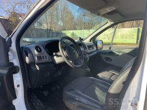 White Renault Trafic 2016 in Riga, with an engine capacity of 1.60 L and mileage of 207 thousand km for 13500 €, photo 13 on AUTOMOTO.COM.LV