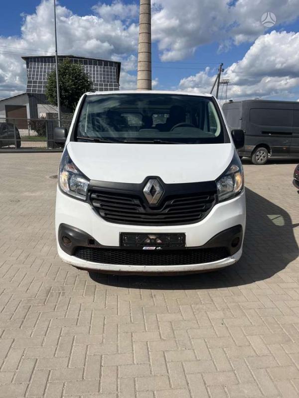 White Renault Trafic 2016 in Taurage, with an engine capacity of 1.60 L and mileage of 226 thousand km for 7200 €, photo 5 on AUTOMOTO.COM.LV