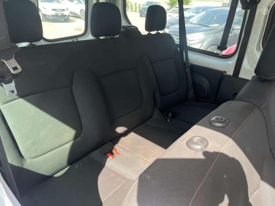 Balts Renault Trafic 2016 Tauragė, ar dzinēja tilpumu 1.60 L un nobraukumu 226 tūkst. km par 7200 €, foto 17 vietnē AUTOMOTO.COM.LV