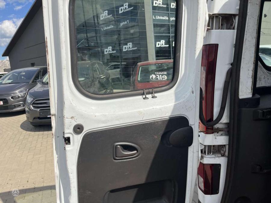 Balts Renault Trafic 2016 Tauragė, ar dzinēja tilpumu 1.60 L un nobraukumu 226 tūkst. km par 7200 €, foto 19 vietnē AUTOMOTO.COM.LV