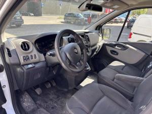 White Renault Trafic 2016 in Vilnius, with an engine capacity of 1.60 L and mileage of 227 thousand km for 14900 €, photo 9 on AUTOMOTO.COM.LV