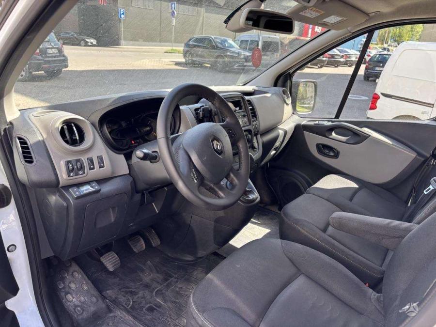 White Renault Trafic 2016 in Vilnius, with an engine capacity of 1.60 L and mileage of 227 thousand km for 14900 €, photo 9 on AUTOMOTO.COM.LV