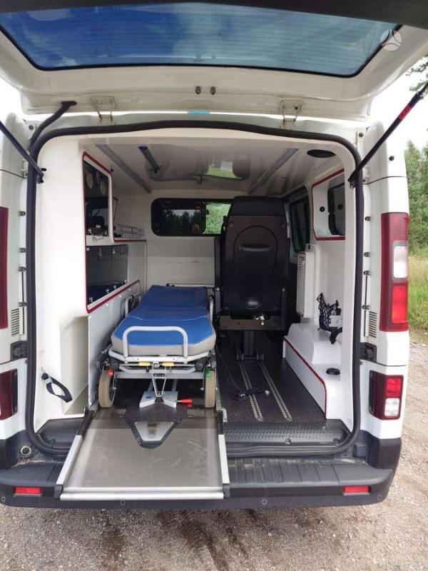 White Renault Trafic 2016 in Taurage, with an engine capacity of 1.60 L and mileage of 300 thousand km for 5700 €, photo 7 on AUTOMOTO.COM.LV