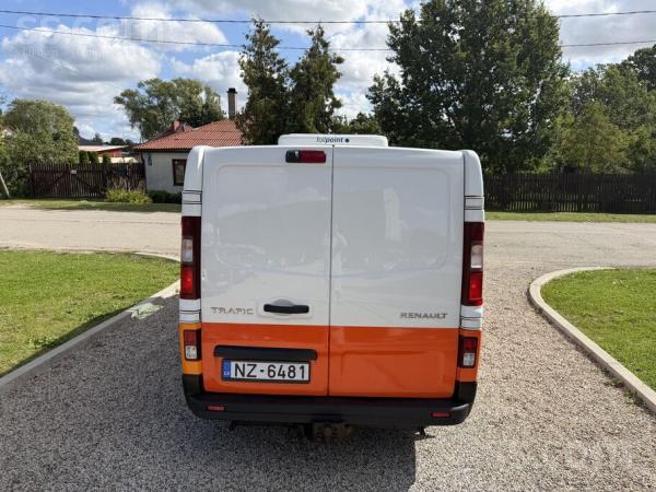 Balts Renault Trafic 2016 Ventspils, ar dzinēja tilpumu 1.60 L un nobraukumu 173 tūkst. km par 15400 €, foto 8 vietnē AUTOMOTO.COM.LV