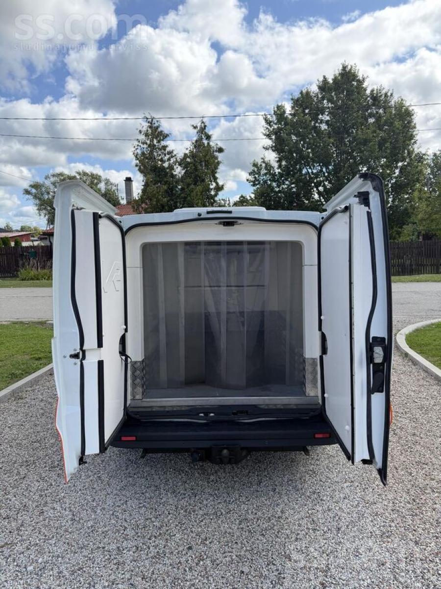 Balts Renault Trafic 2016 Ventspils, ar dzinēja tilpumu 1.60 L un nobraukumu 173 tūkst. km par 15400 €, foto 25 vietnē AUTOMOTO.COM.LV