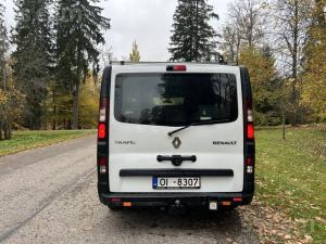 White Renault Trafic 2016 in Aluksne, with an engine capacity of 1.60 L and mileage of 0 thousand km for 8800 €, photo 5 on AUTOMOTO.COM.LV