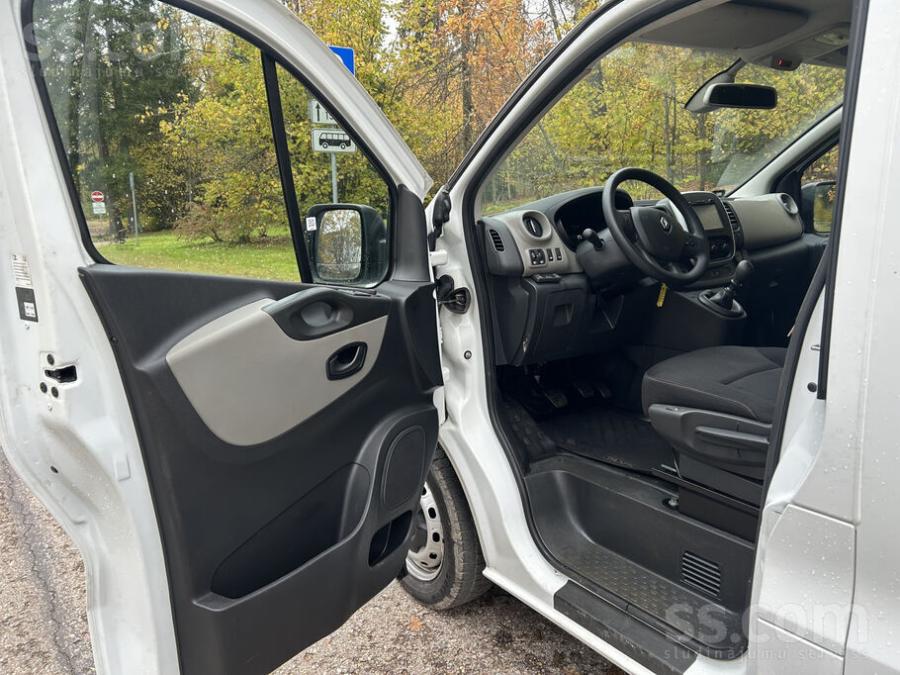 White Renault Trafic 2016 in Aluksne, with an engine capacity of 1.60 L and mileage of 0 thousand km for 8800 €, photo 11 on AUTOMOTO.COM.LV