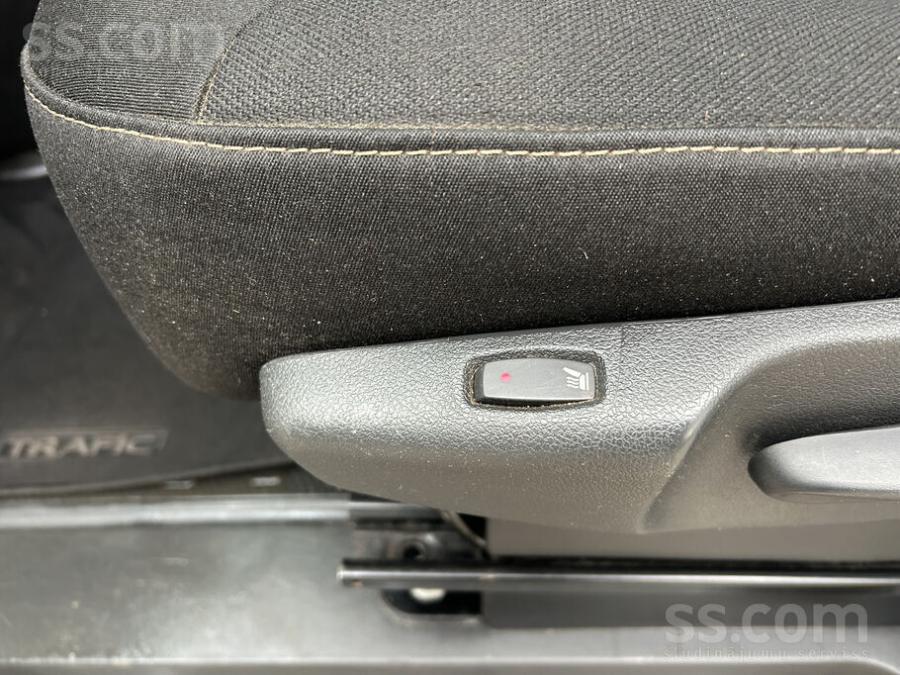White Renault Trafic 2016 in Aluksne, with an engine capacity of 1.60 L and mileage of 0 thousand km for 8800 €, photo 18 on AUTOMOTO.COM.LV