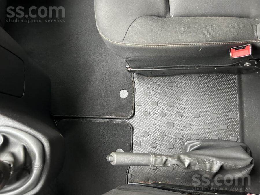 White Renault Trafic 2016 in Aluksne, with an engine capacity of 1.60 L and mileage of 0 thousand km for 8800 €, photo 22 on AUTOMOTO.COM.LV