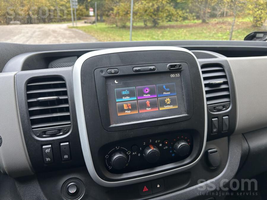 White Renault Trafic 2016 in Aluksne, with an engine capacity of 1.60 L and mileage of 0 thousand km for 8800 €, photo 24 on AUTOMOTO.COM.LV