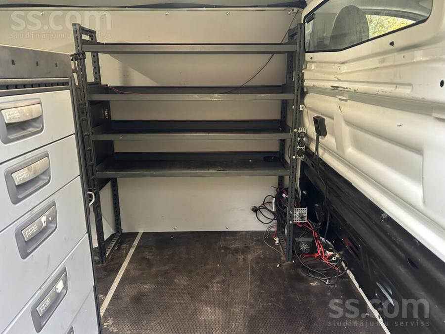 White Renault Trafic 2016 in Aluksne, with an engine capacity of 1.60 L and mileage of 0 thousand km for 8800 €, photo 27 on AUTOMOTO.COM.LV