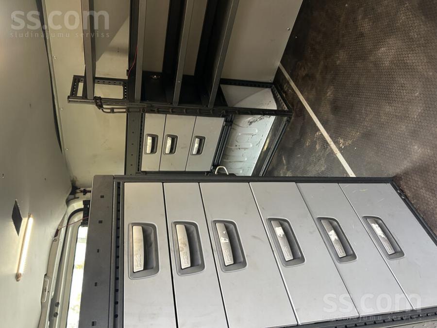 White Renault Trafic 2016 in Aluksne, with an engine capacity of 1.60 L and mileage of 0 thousand km for 8800 €, photo 28 on AUTOMOTO.COM.LV