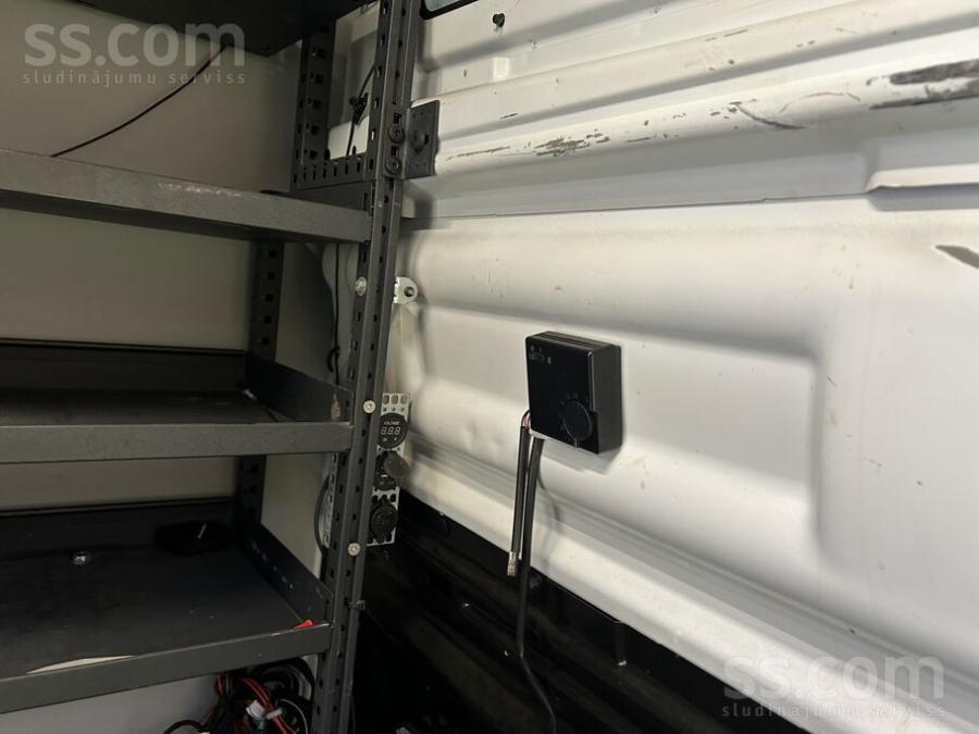 White Renault Trafic 2016 in Aluksne, with an engine capacity of 1.60 L and mileage of 0 thousand km for 8800 €, photo 34 on AUTOMOTO.COM.LV