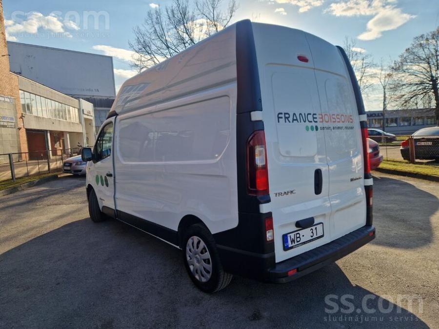 Balts Renault Trafic 2017 Rīga, ar dzinēja tilpumu 1.60 L un nobraukumu 292 tūkst. km par 7900 €, foto 5 vietnē AUTOMOTO.COM.LV