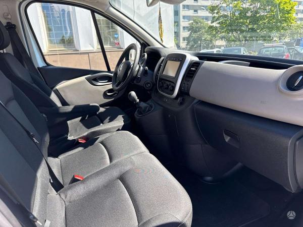 White Renault Trafic 2017 in Vilnius, with an engine capacity of 1.60 L and mileage of 124 thousand km for 21360 €, photo 6 on AUTOMOTO.COM.LV
