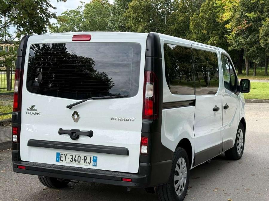 Balts Renault Trafic 2018 Tauragė, ar dzinēja tilpumu 1.60 L un nobraukumu 300 tūkst. km par 6500 €, foto 7 vietnē AUTOMOTO.COM.LV
